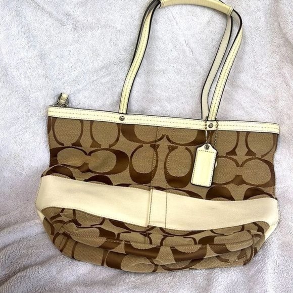 Coach | Bags | Coach F3548 Signature Canvas Handbag Shoulder Bag | Poshmark